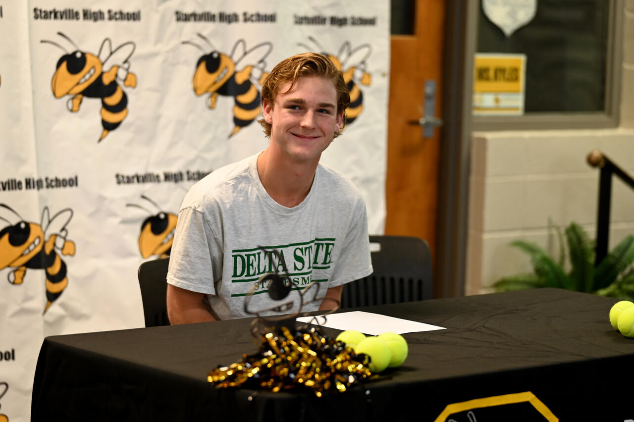SHS Senior Lockhart Signs to Play Tennis at Delta State | Starkville ...
