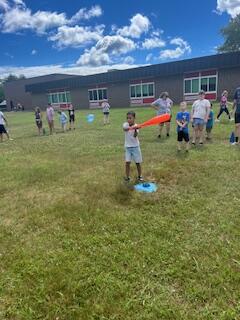 HBE: Field Days | Hamilton Bicentennial Elementary School
