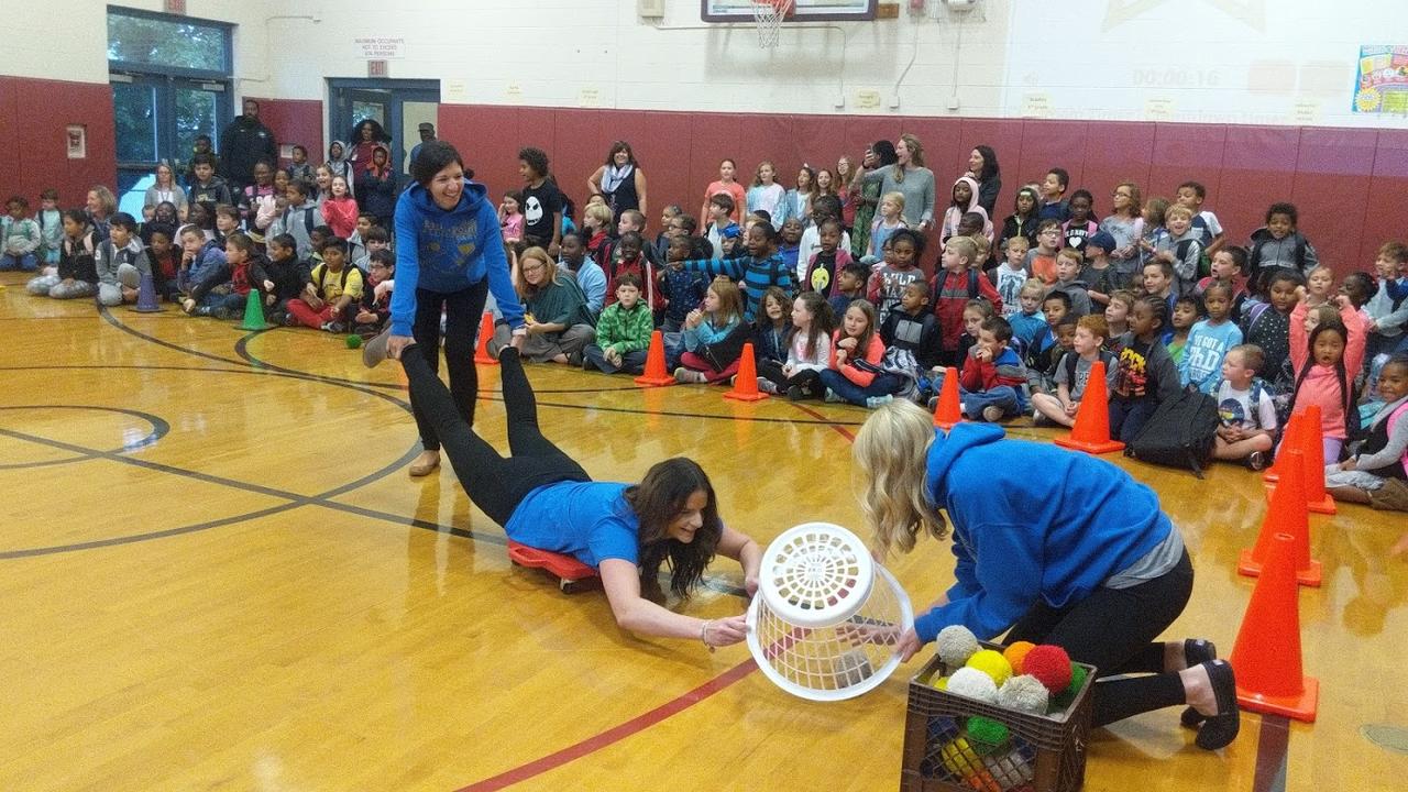 Eagle Point begins day with FUN! | Eagle Point Elementary School