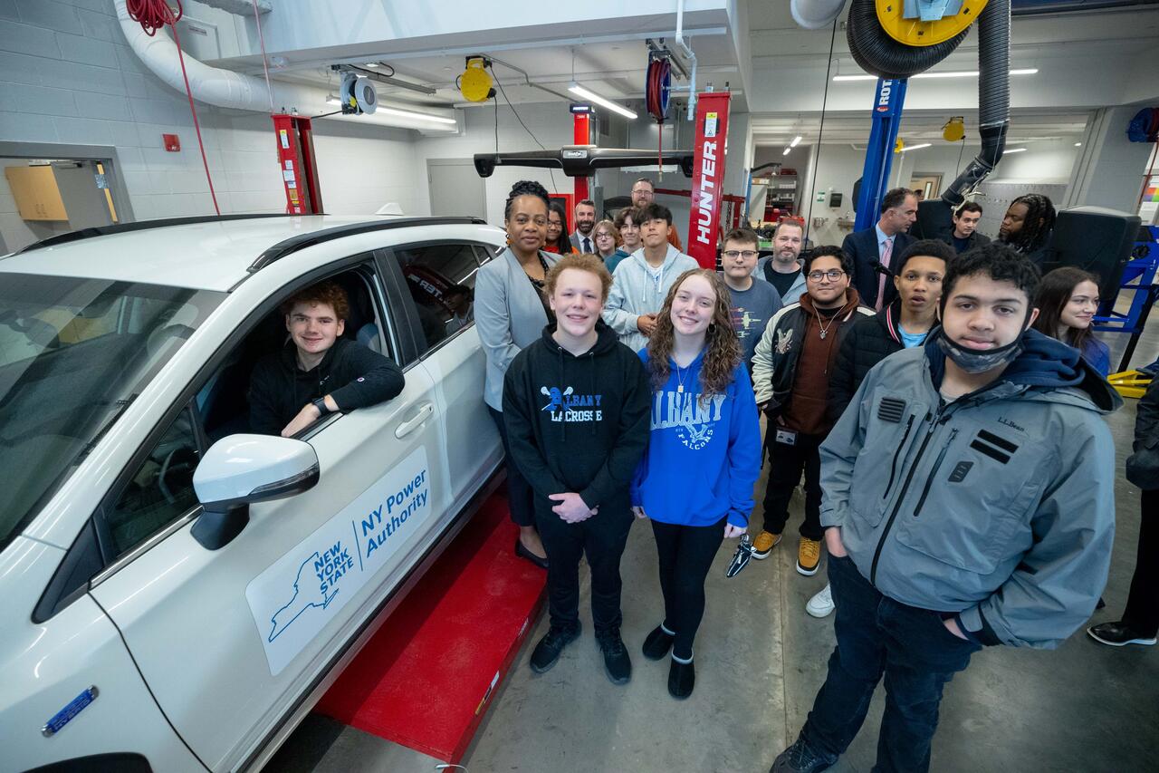 Auto tech classes get a little greener | City School District of Albany