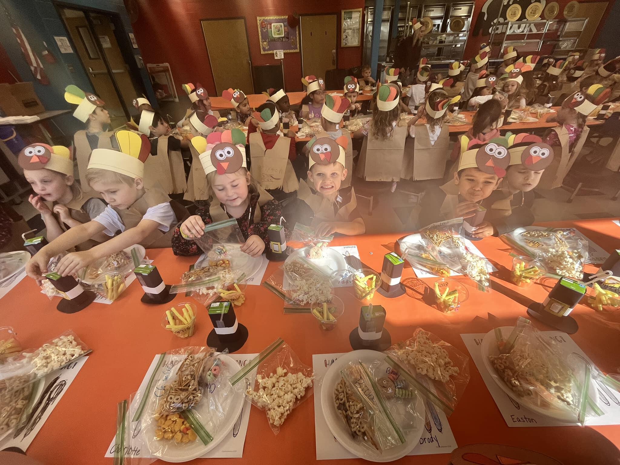Kindergarten Thanksgiving Feast | Holsenbeck Elementary School