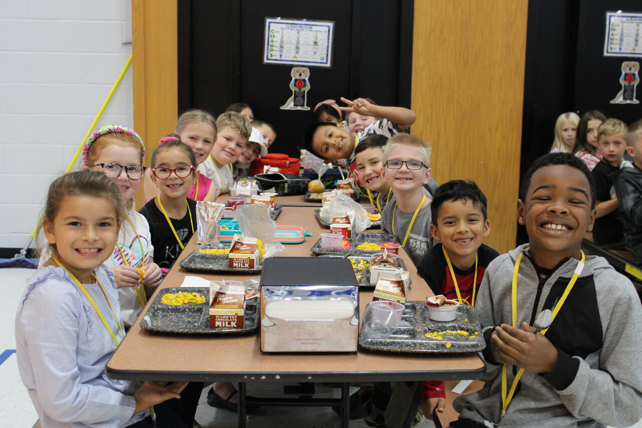 DPS Offers More Choices in School Lunch Program | Our District