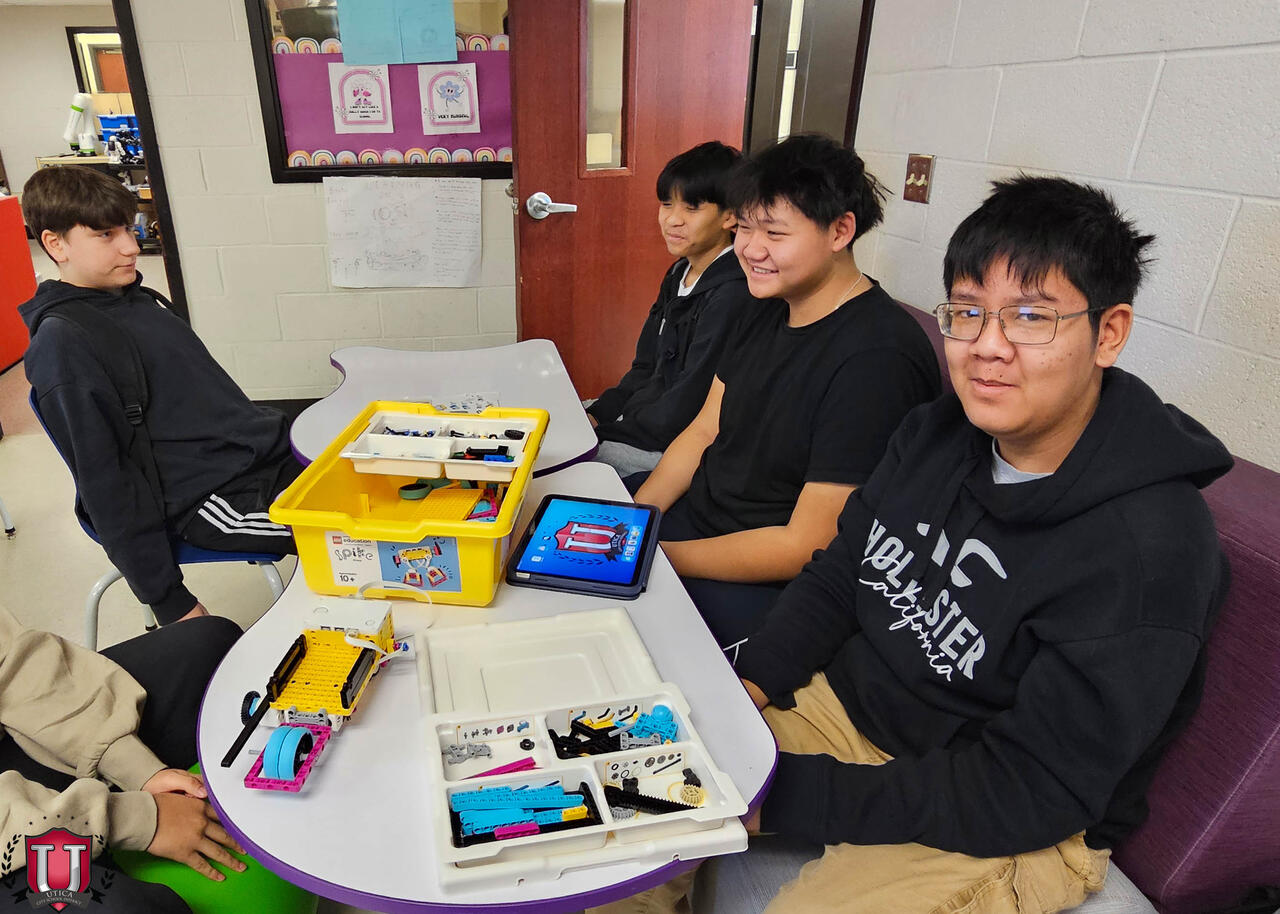 Technology Class--Robotics Unit Cooperative Learning | Donovan Middle ...