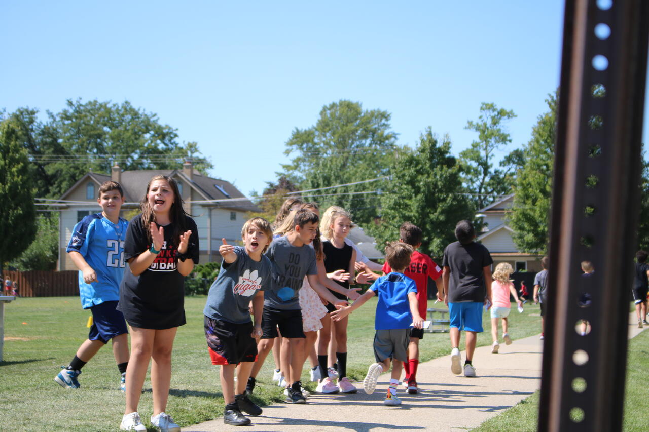 WATCH: Pacers Club gets going at Carpenter Elementary School | Park ...